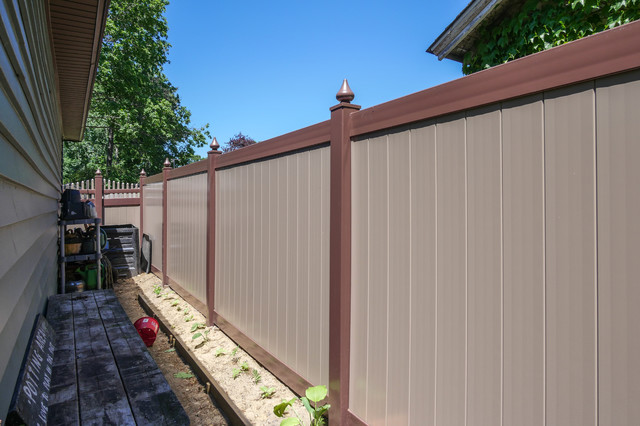 Amazing Brown and Adobe Curved PVC Vinyl Illusions Picket Fence ...