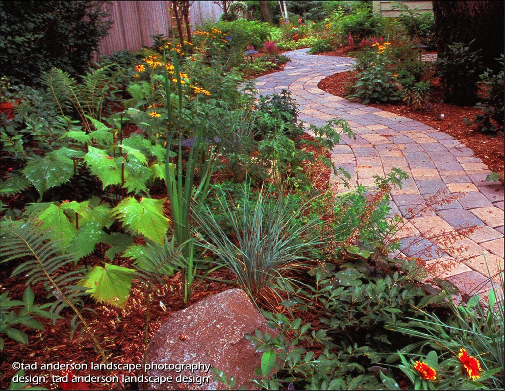 An Inviting Path to Explore The Garden. Minnesota Landscape Design ...