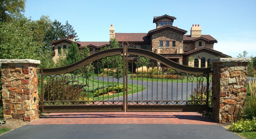 Automated Estate Gates - Traditional - Landscape - Chicago - by ...
