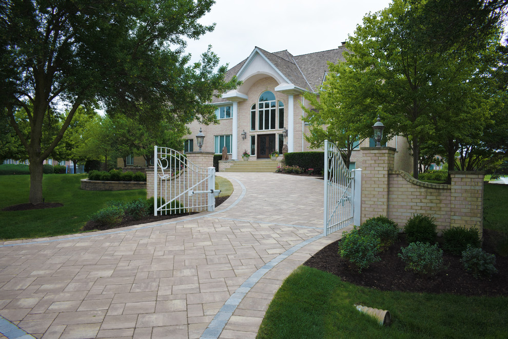 Award-Winning Grand Entrance and Driveway - Contemporary - Landscape ...