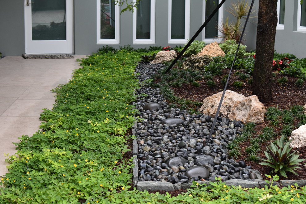 Beach pebbles - Contemporary - Landscape - Miami - by Matthew ...