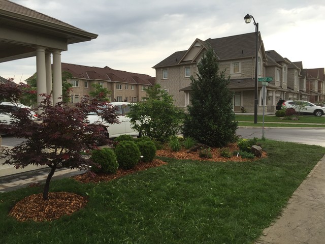 Beautiful Corner Lot in Vaughan - Traditional - Garden - Toronto - by ...