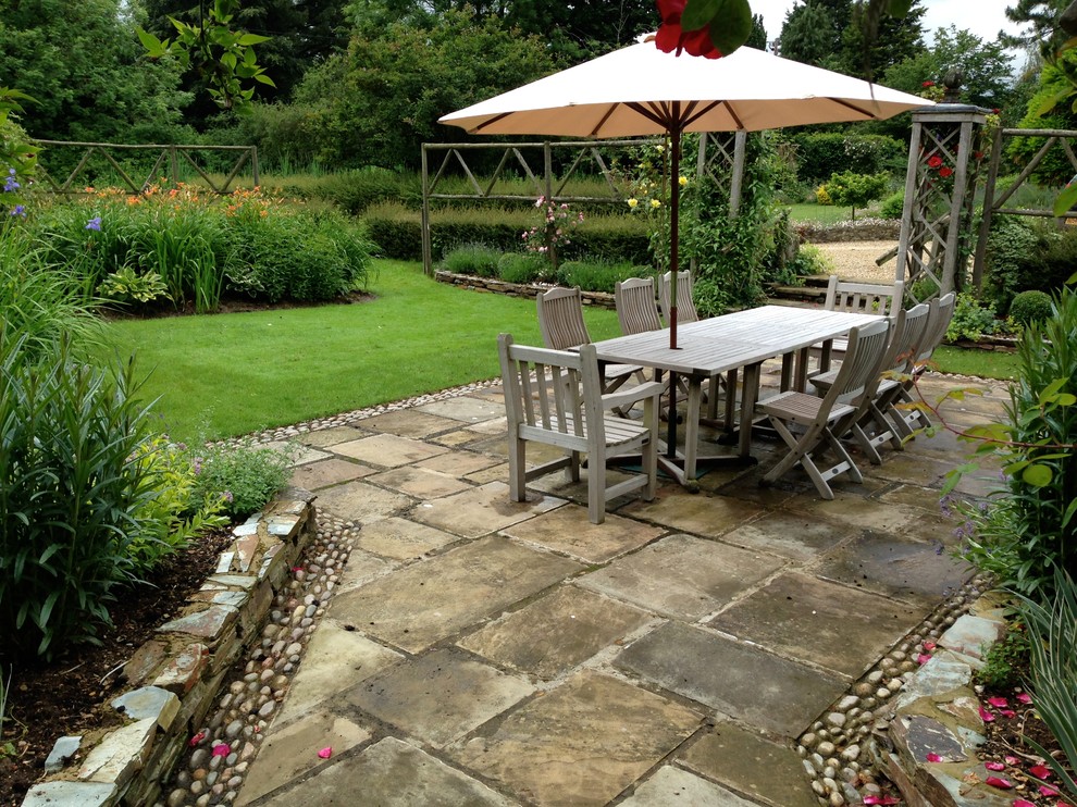 Berrick Salome, Oxfordshire - Traditional - Patio - Oxfordshire - by ...