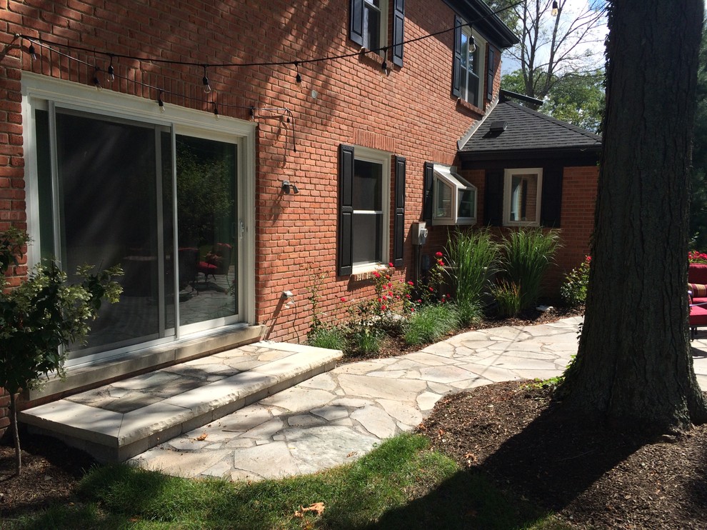 Bluestone Flagstone Patio Extension - Klassisch - Garten - Chicago ...
