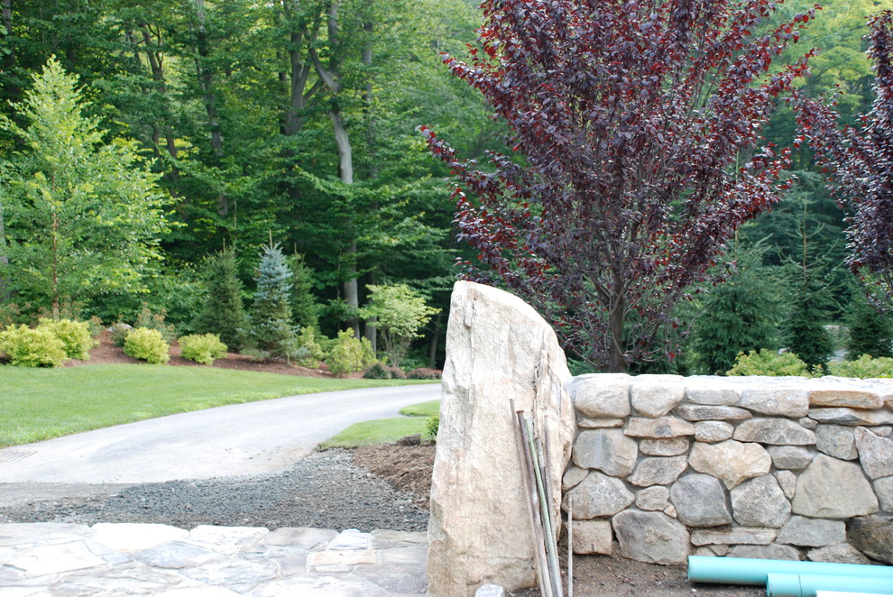 Boulder Pillar & Natural Stone Wall for Driveway Courtyard ...