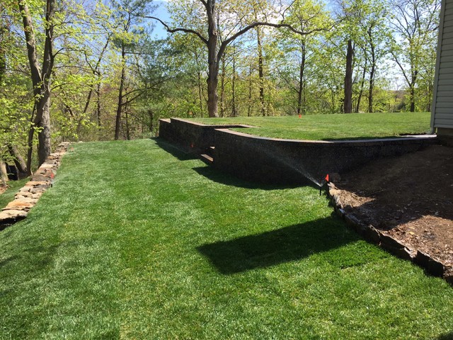 Cambridge Sigma 8 Retaining Wall - Traditional - Garden - New York - by ...