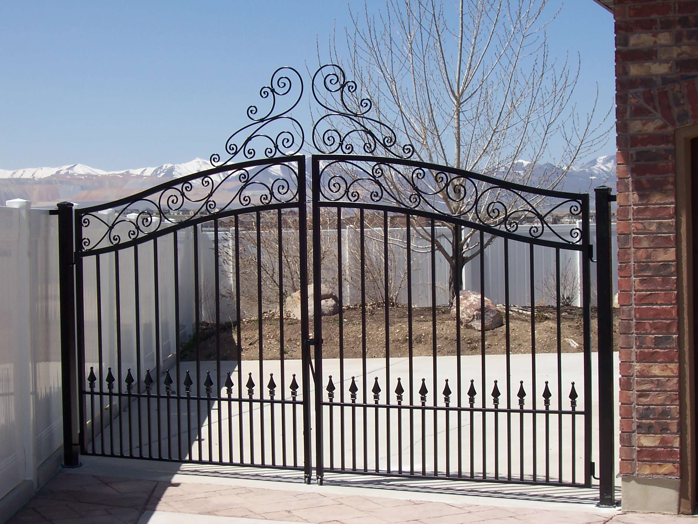 Simple Iron Gates