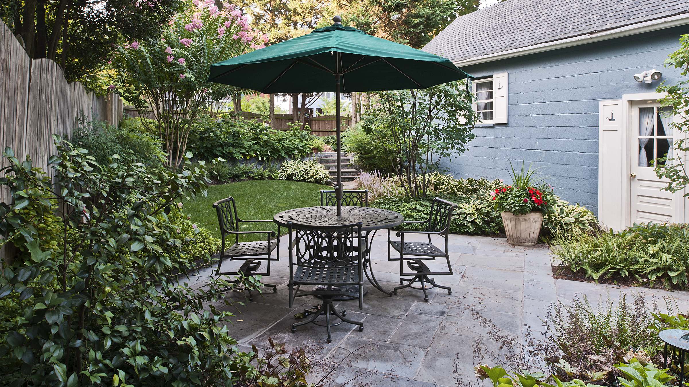 8 Fabulous Outdoor Seating Arrangements