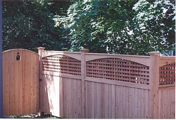 Cedar Board Fence with Lattice Top - Classique - Jardin - Boston - par ...