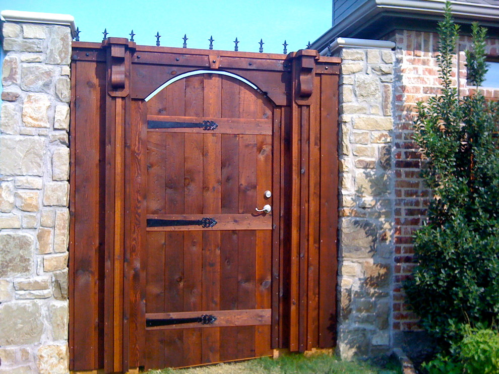 CEDAR FENCE GATES COLUMNS SEATING - Traditional - Landscape - Dallas ...
