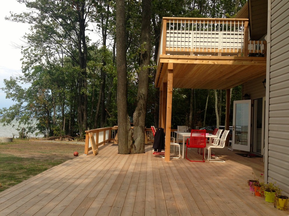 Cedar multi-level deck with white railings - Modern - Landscape ...