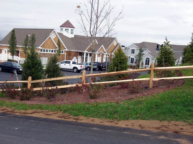 Cedar Post and Rail-Fence with Split Rails - Classique - Jardin ...