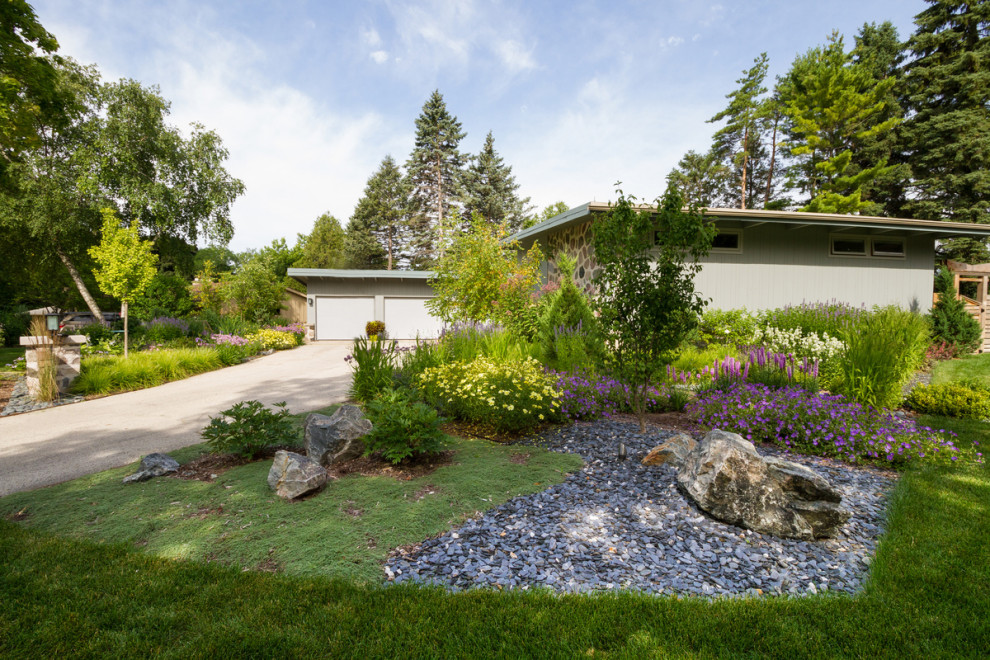 Mid-Century Modern Landscape - Cedarburg, WI - Modern - Landscape - by ...