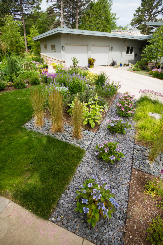Mid-Century Modern Landscape - Cedarburg, WI - Modern - Landscape - by ...