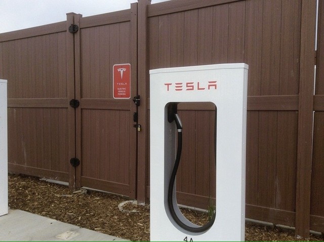 CertainTeed Bufftech Vinyl Fence - Modern - Garden - Philadelphia - by ...