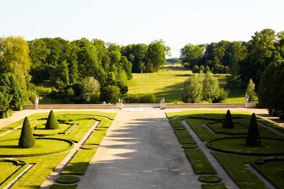 Château du Grand-Lucé Formal Gardens - Classique - Jardin - Los Angeles ...