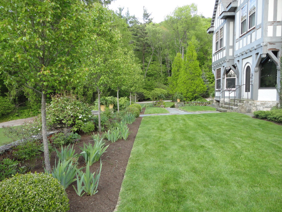 Classic Garden Design - Midcentury - Landscape - New York - by Erik ...