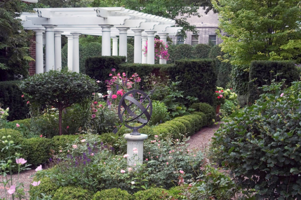 Classic Georgian - Traditional - Landscape - Chicago - by Schmechtig ...