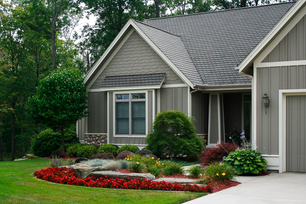 Colorful frontyard for craftsman style home - Traditional - Landscape ...