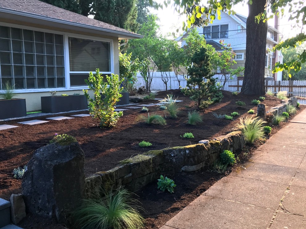 Concordia Neighborhood Sustainable and Modern Landscape - Modern ...