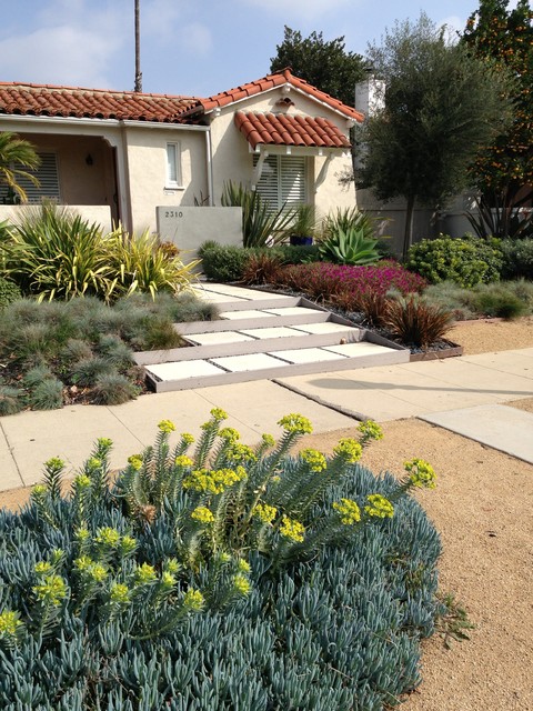 Contemporary Front Entry Way - Contemporary - Garden - Los Angeles - by ...