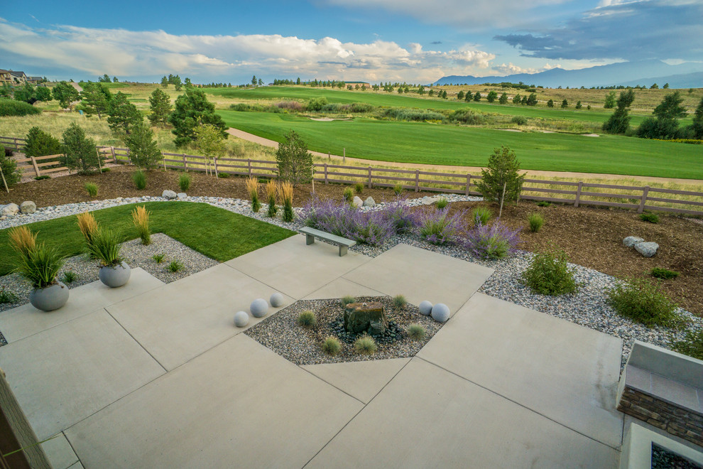 Contemporary Landscape with Basalt Columns Water Feature - Contemporary ...