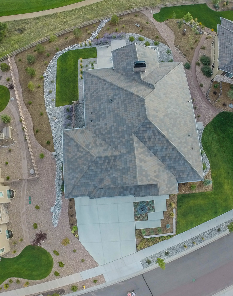 Contemporary Landscape with Basalt Columns Water Feature - Contemporary ...