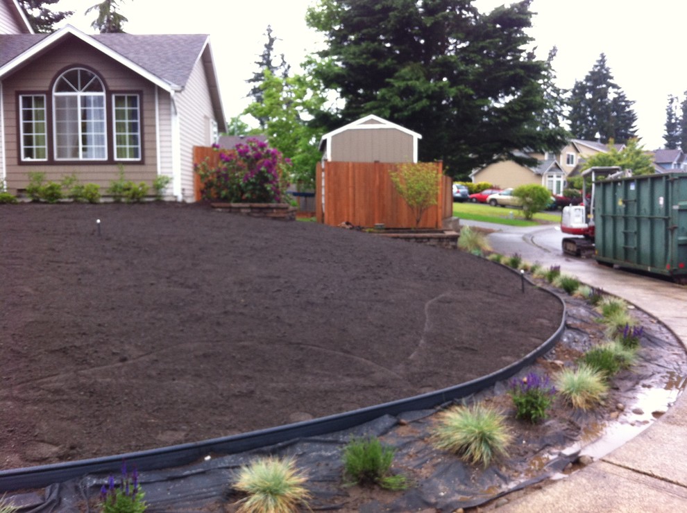 Covington Tri-Level Front Yard Landscape - Contemporary - Landscape ...