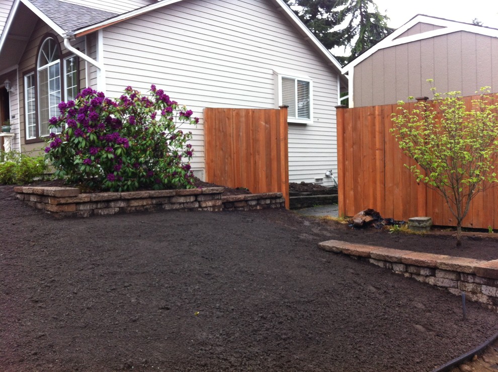 Covington Tri-Level Front Yard Landscape - Traditional - Landscape ...
