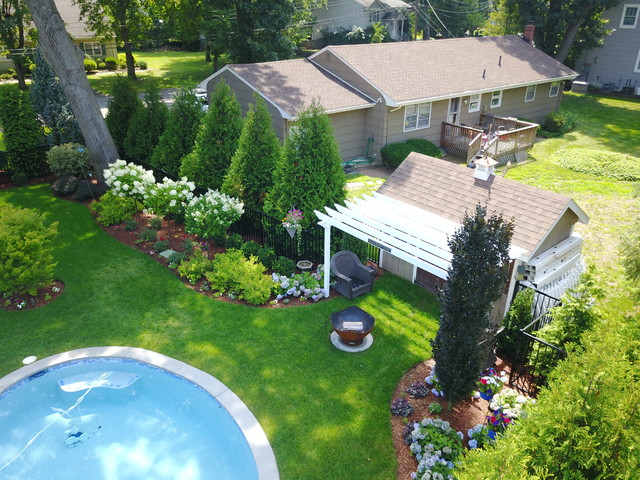 Cresskill Pool, Spa & Outdoor Kitchen - Clásico - Jardín - Nueva York ...