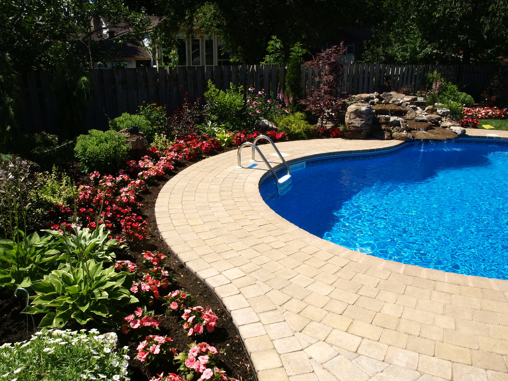 CSE Landscaping, Baie d'Urfe Project - Traditional - Landscape ...