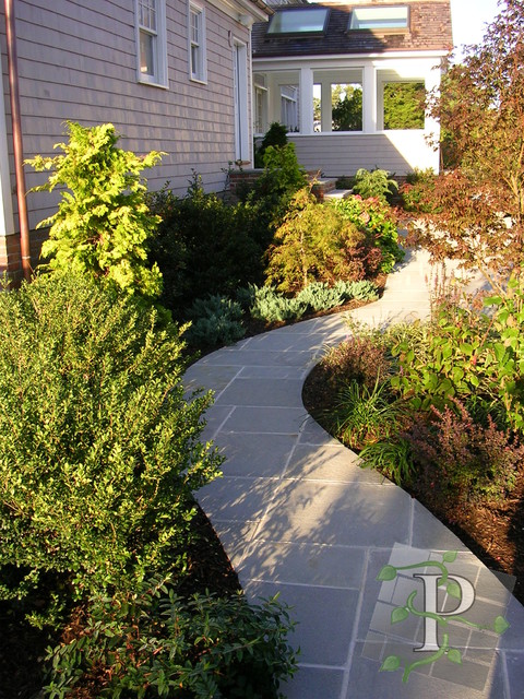 Curved bluestone walkway - Traditional - Garden - New York - by ...
