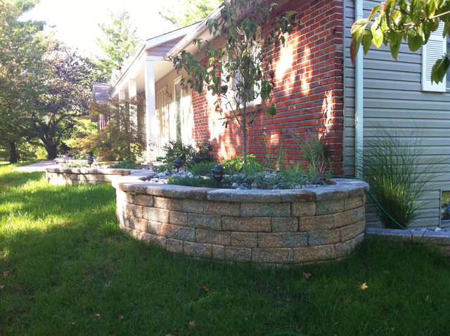 Curved Retaining Wall - Traditional - Garden - St Louis - by Elevate Outdoor | Houzz AU