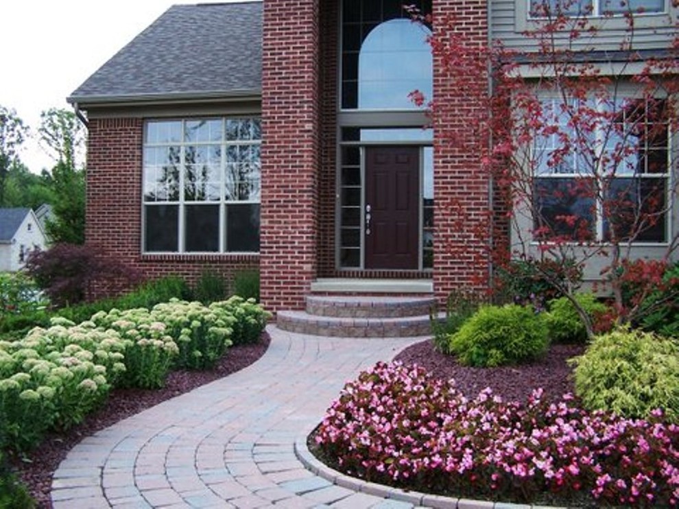 Custom Brick Paver Steps and Walk - Classique - Jardin - Détroit - par ...