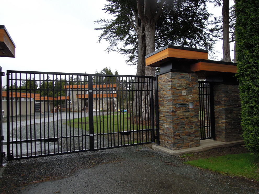 Custom Double Swing Aluminum Driveway Gate with Matching Pedestrian ...