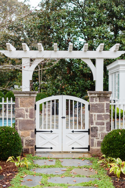Custom Fences & Gates - Classique - Jardin - Autres périmètres - par ...