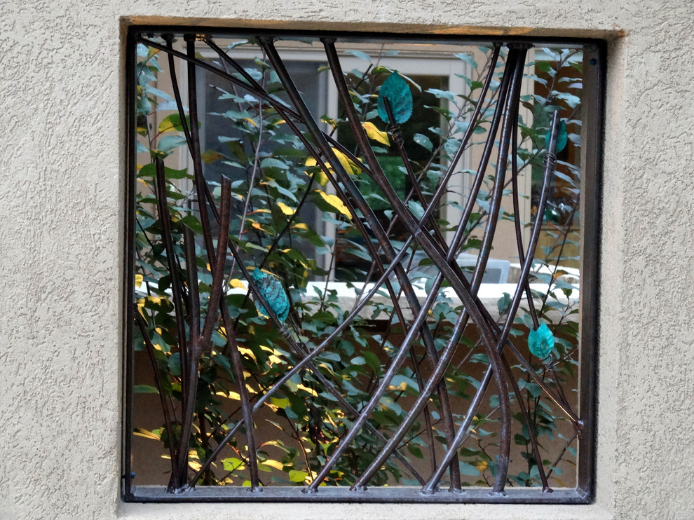 Custom Naturalistic Metal Screen in a Courtyard Pocket Window ...