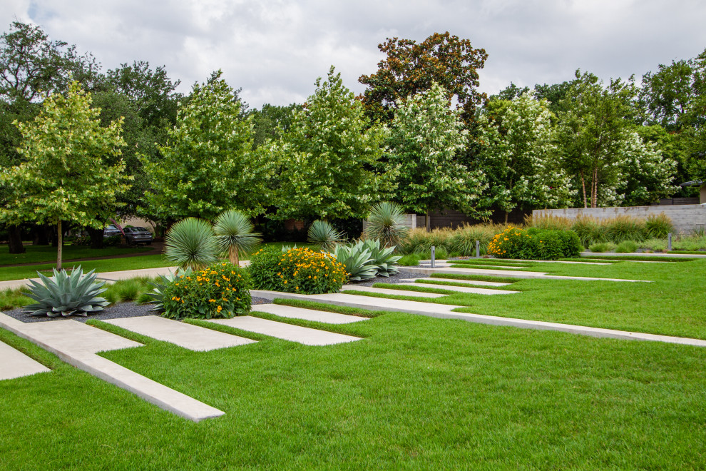 Dallas Project 5 - Landscape - Dallas - by The Garden Design Studio | Houzz