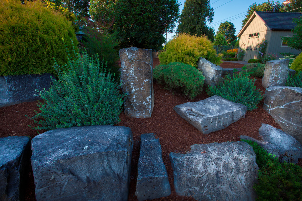 Decorotavie Basalt Boulders - Farmhouse - Landscape - Portland - by ...