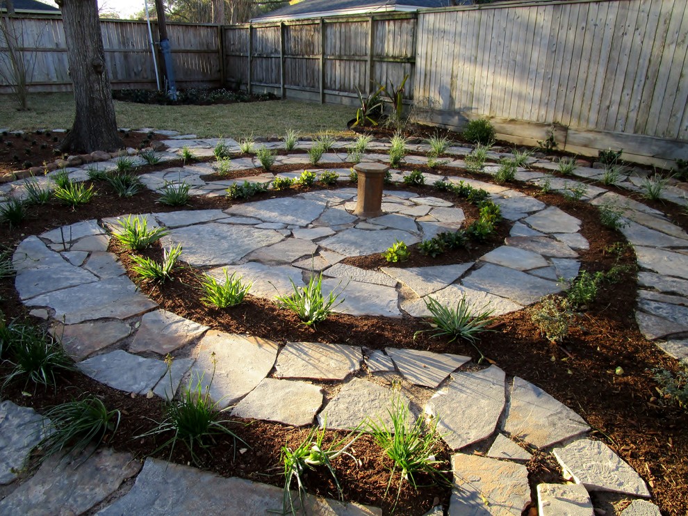 Designing and Constructing a Labyrinth - Contemporary - Landscape ...