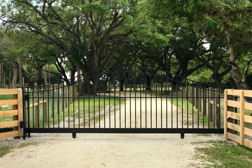Driggers - Traditional - Landscape - Miami - by Adron Fence Company | Houzz