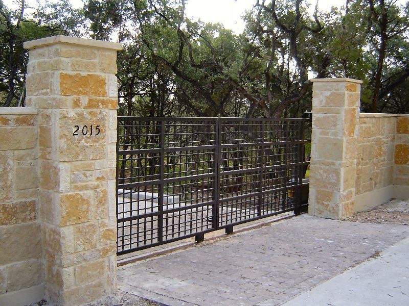 Driveway Gates - Landscape - Austin - by VIKING FENCE CO | Houzz