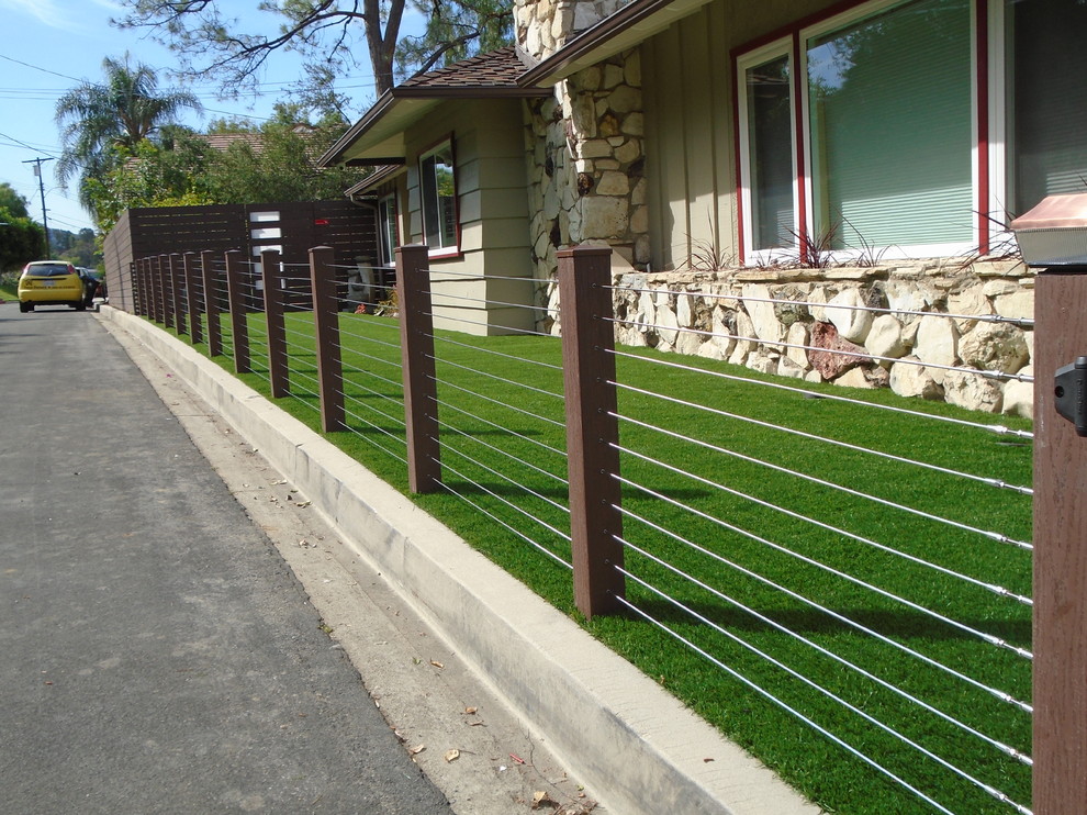 Endwood Vinyl Semi-Privacy Fence & Stainless Steel Cable Railing ...
