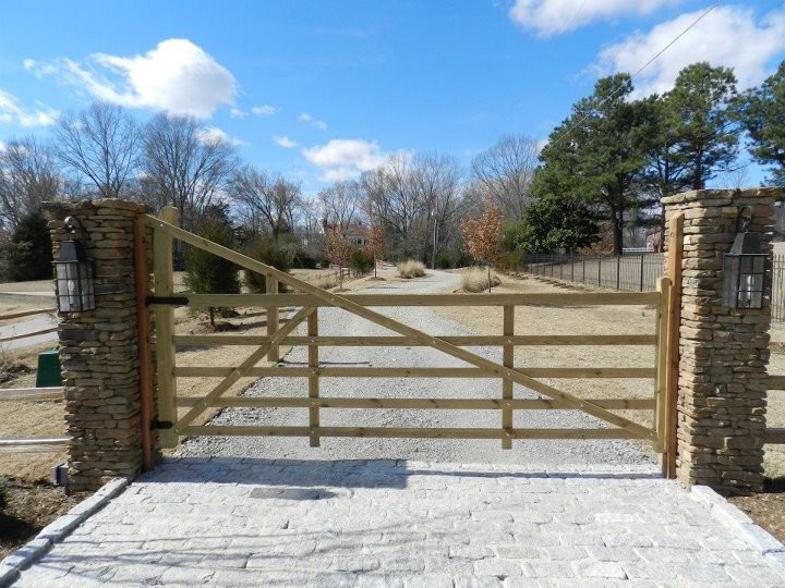 English Driveway Design - Traditional - Landscape - Nashville - by ...