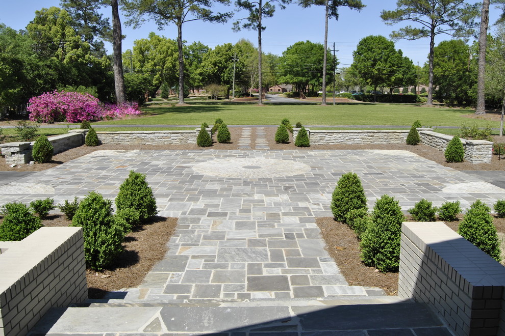 Entrance motor court - Traditional - Landscape - Atlanta - by Charles ...