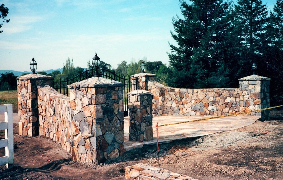 Entry Gates - Craftsman - Landscape - San Francisco - by Reyes ...