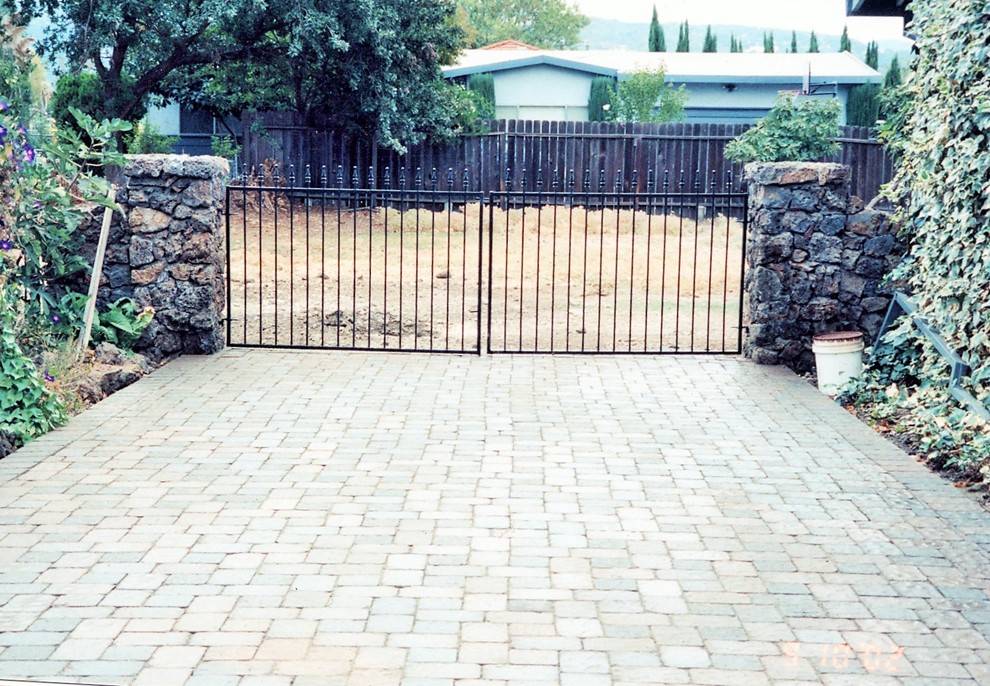 Entry Gates - Craftsman - Landscape - San Francisco - by Reyes ...