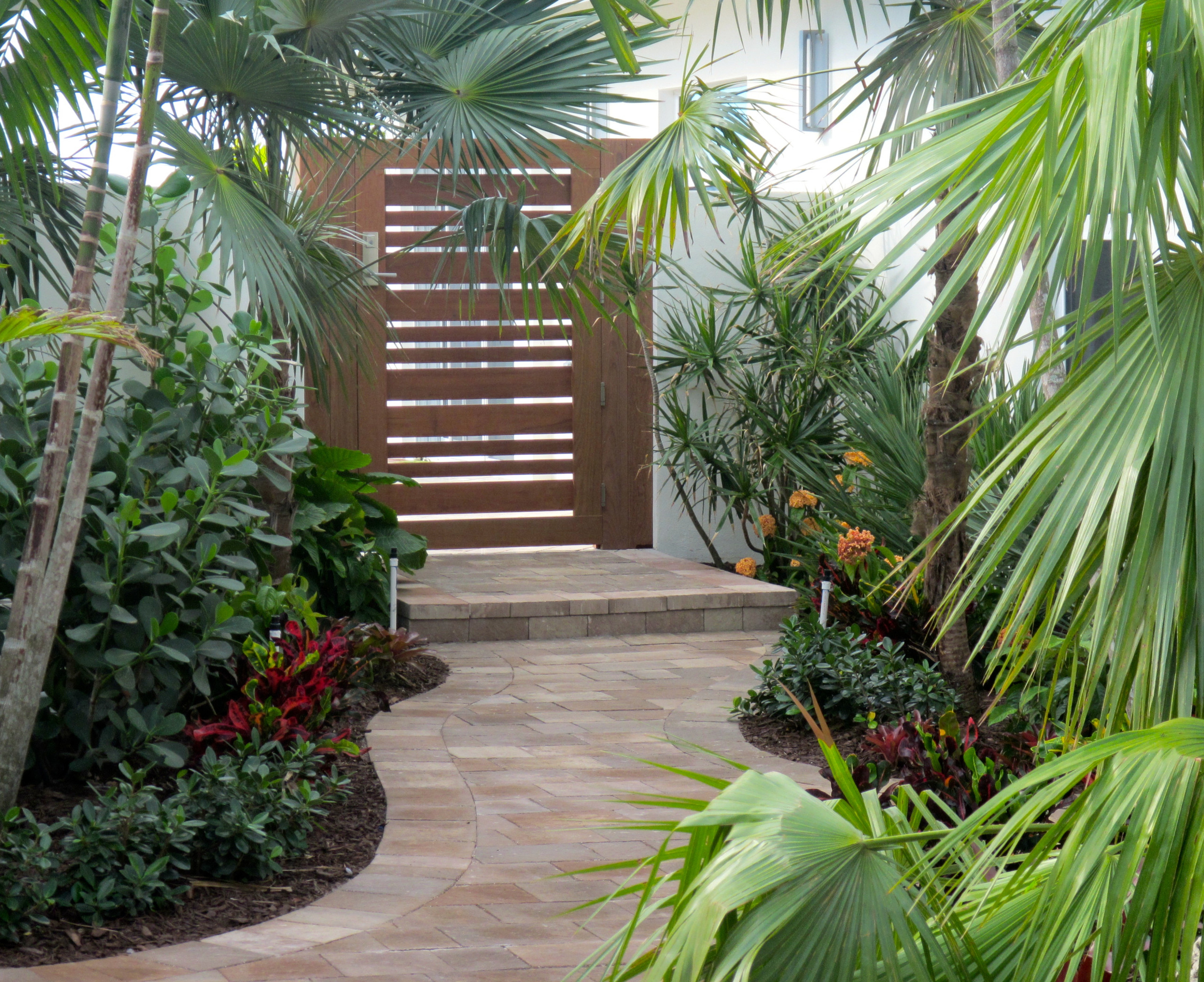 Landscaping South Florida Entryway