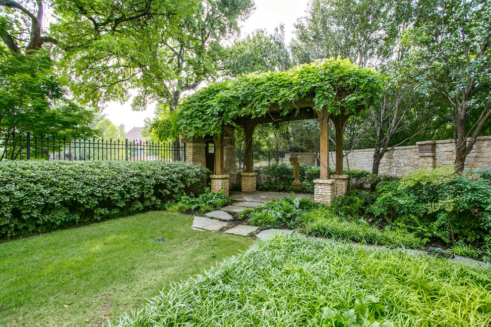 European inspired residence built by Bob Thompson & designed by Robbie ...