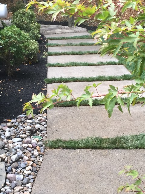 exposed aggregate concrete step stones - Classique - Jardin - Philadelphie - par Atlantic RIDGE ...